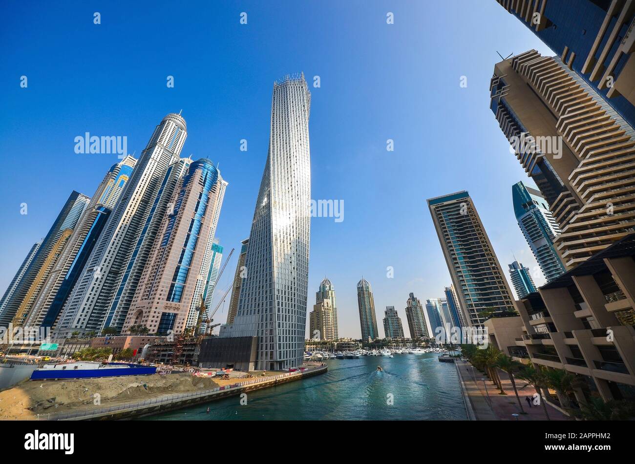 Residential and luxury hotel skyscrapers in dubai marina hi-res stock ...