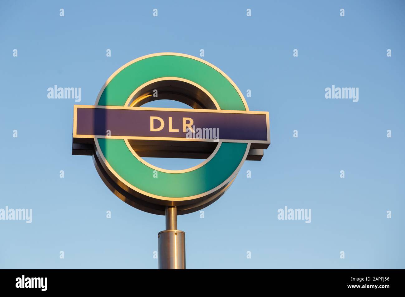 Iconic roundel hi-res stock photography and images - Alamy