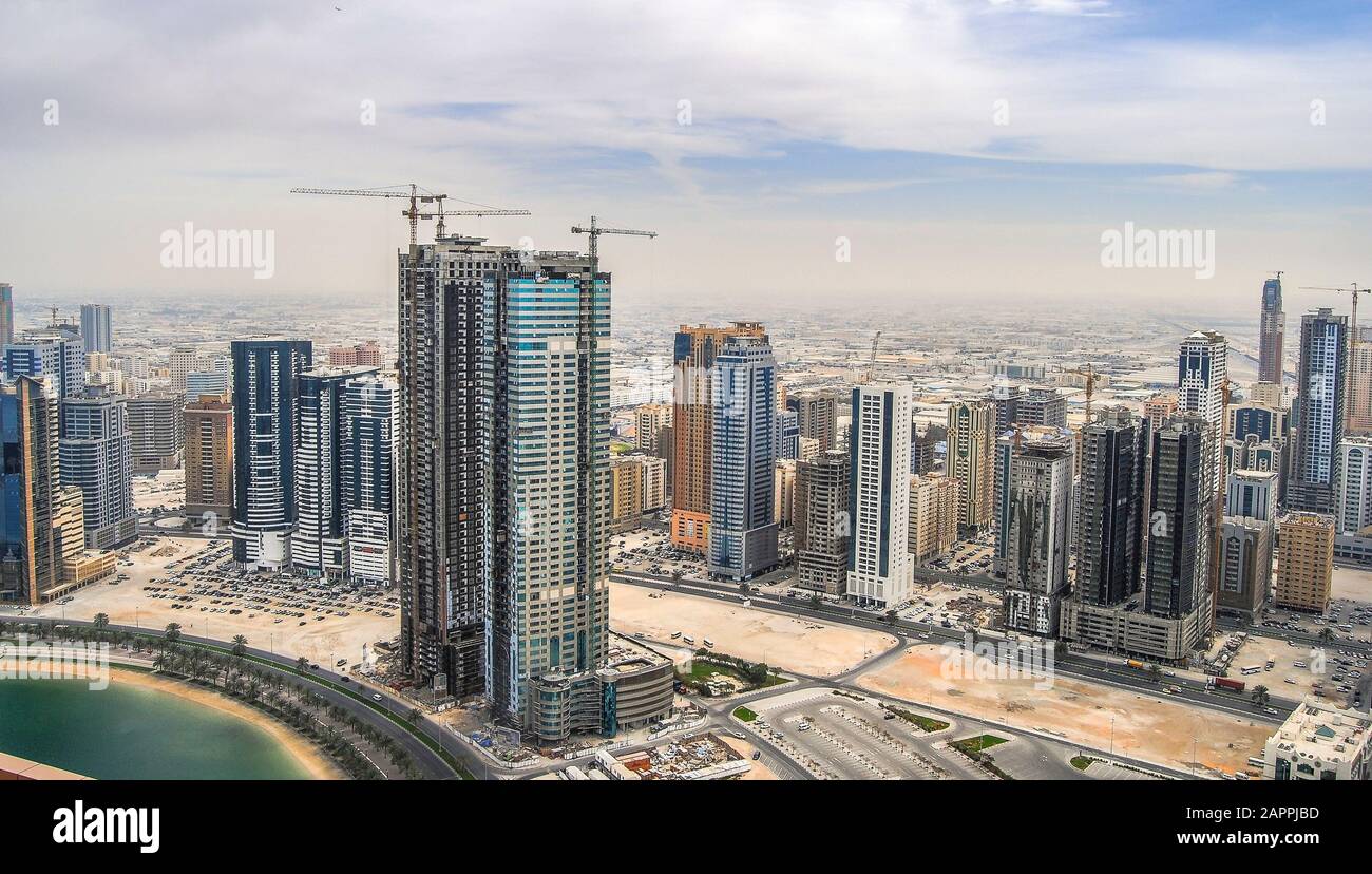 Construction work in Abu Dhabi, UAE Stock Photo - Alamy