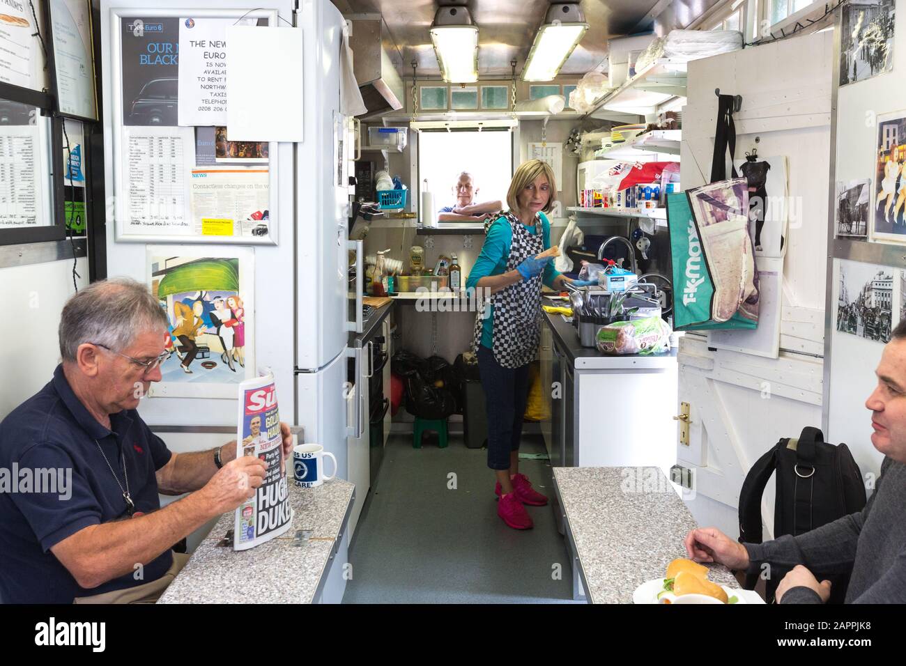 Tracey Tucker at her Cabman shelter in Warwick Avenue, London Stock ...
