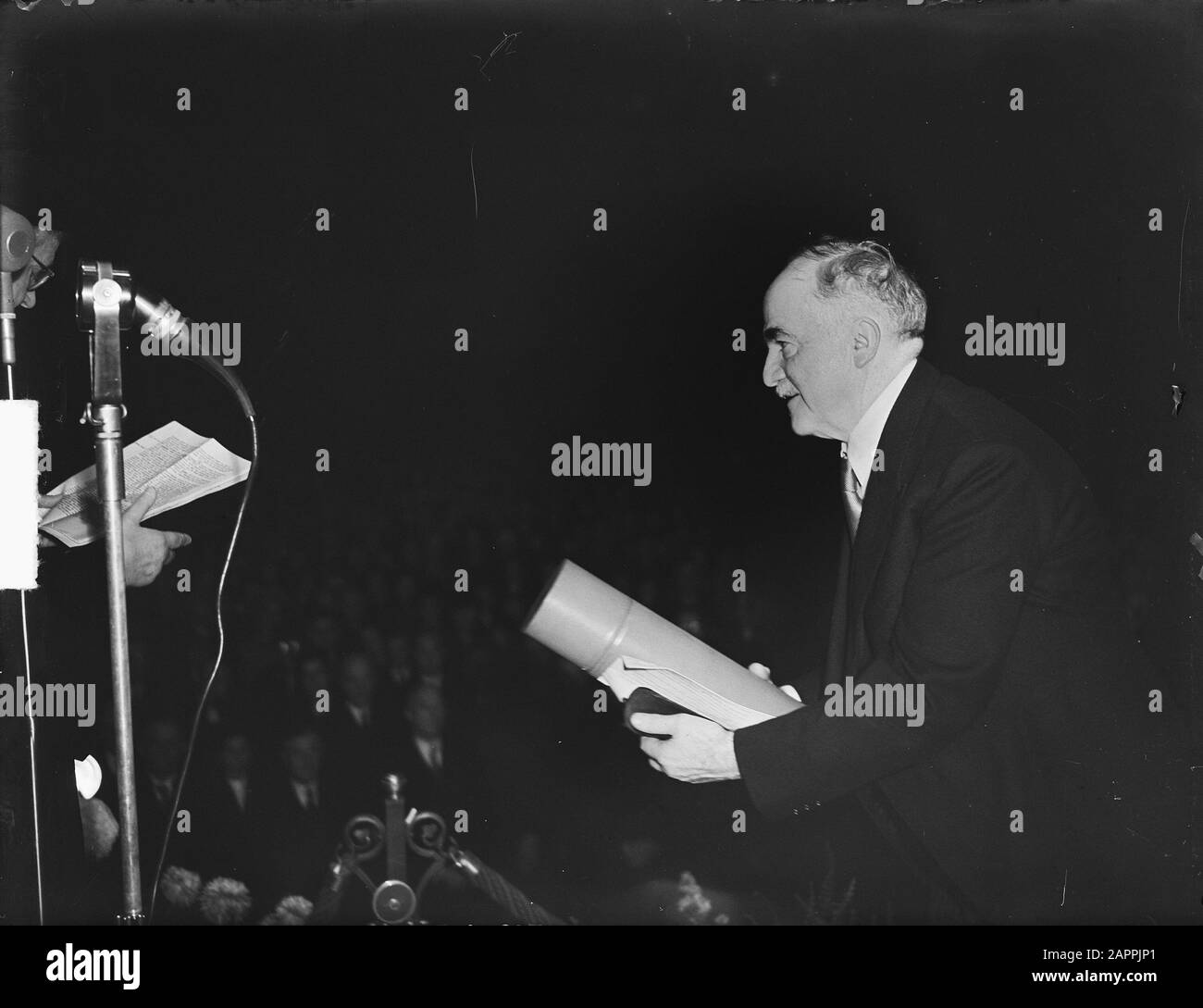 20 max hi-res stock photography and images - Alamy