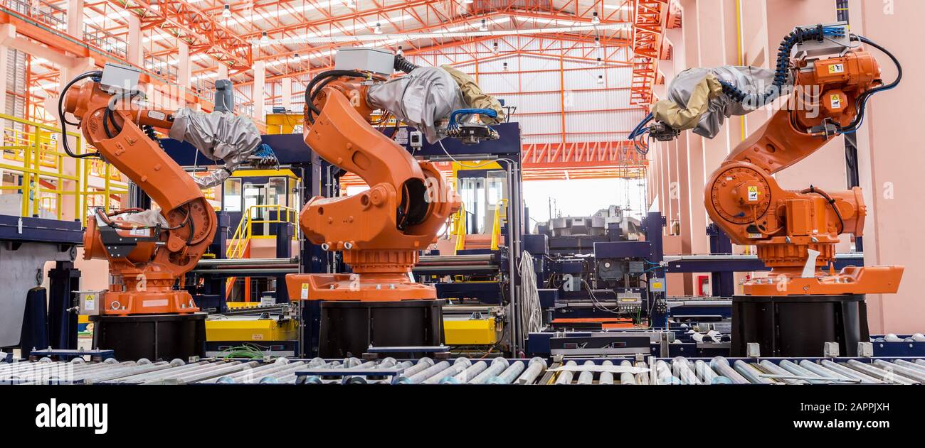 Robot welding car hi-res stock photography and images - Alamy