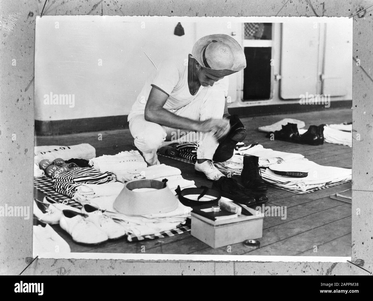 Shoes inspection hi-res stock photography and images - Alamy