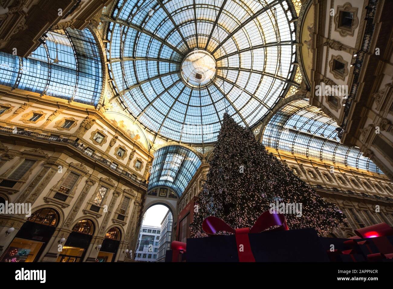 Worlds oldest shopping mall hi-res stock photography and images - Alamy