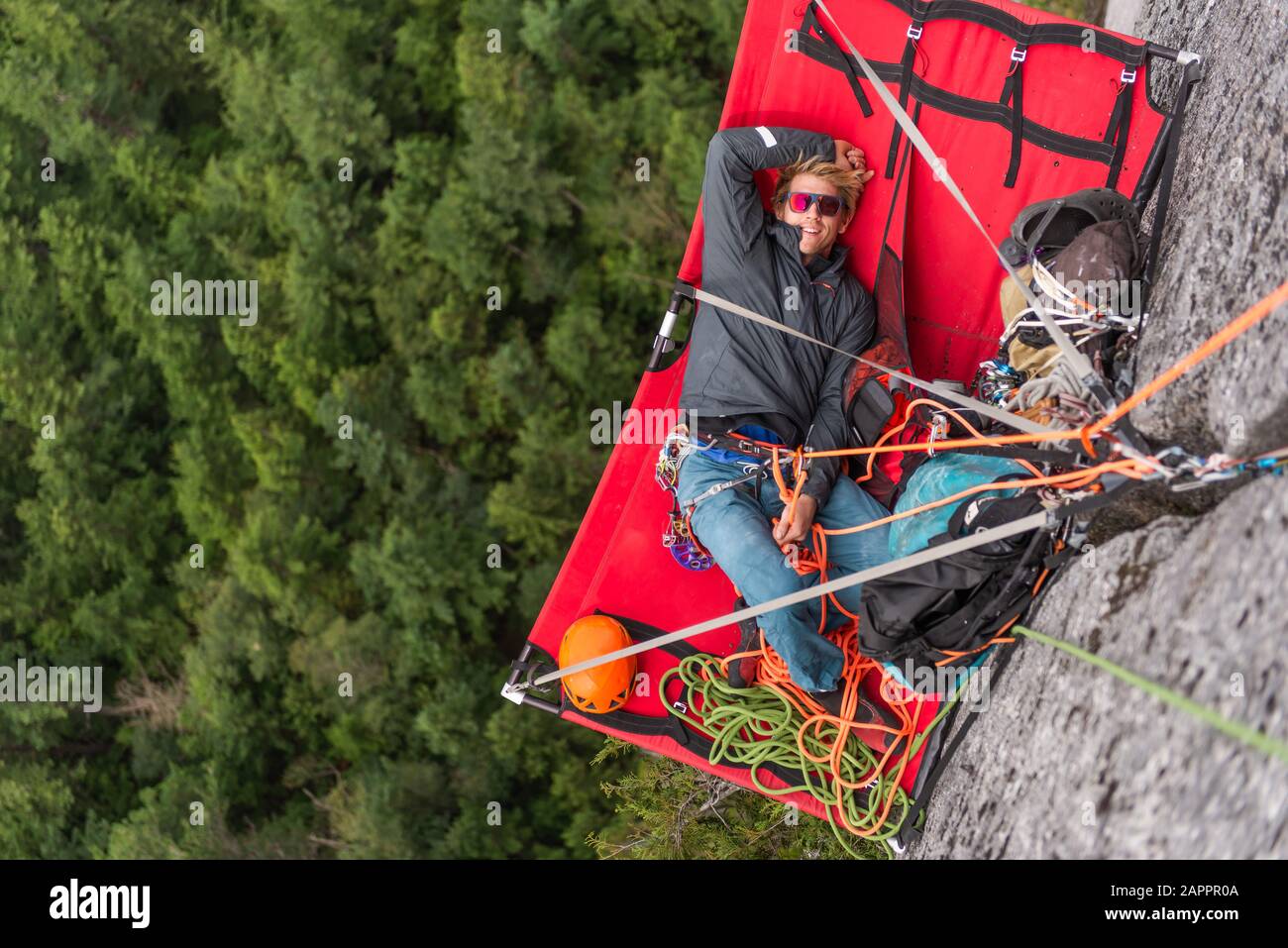 Portaledge hi-res stock photography and images - Alamy