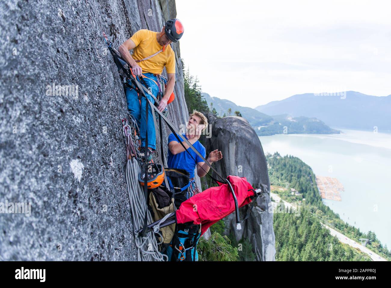 Man trad climbing at the chief hi-res stock photography and images - Alamy