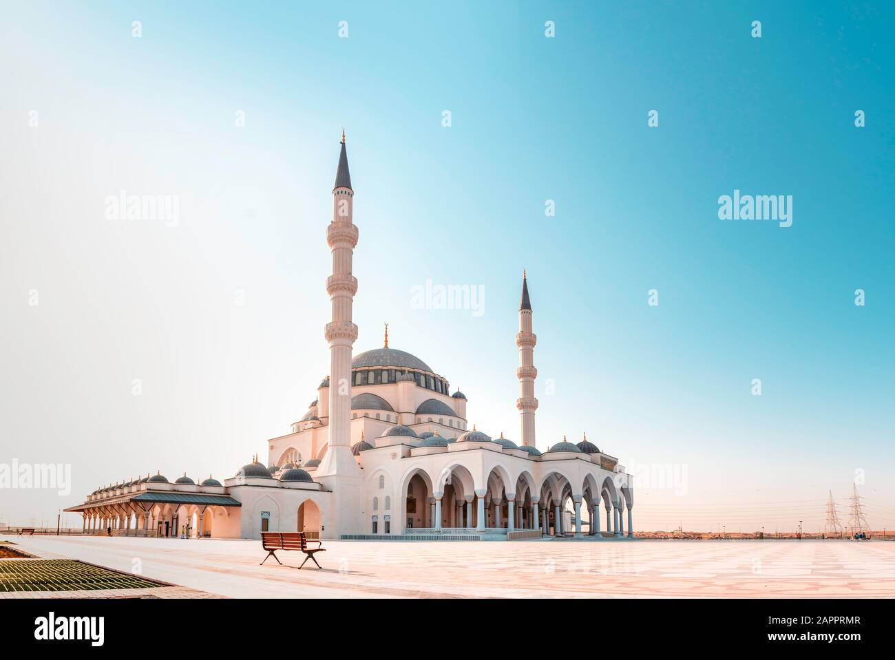 Sharjah Mosque Largest Mosque in United Arab Emirates Place to visit in ... Sharjah Mosque Largest Mosque in United Arab Emirates Place to visit in ...