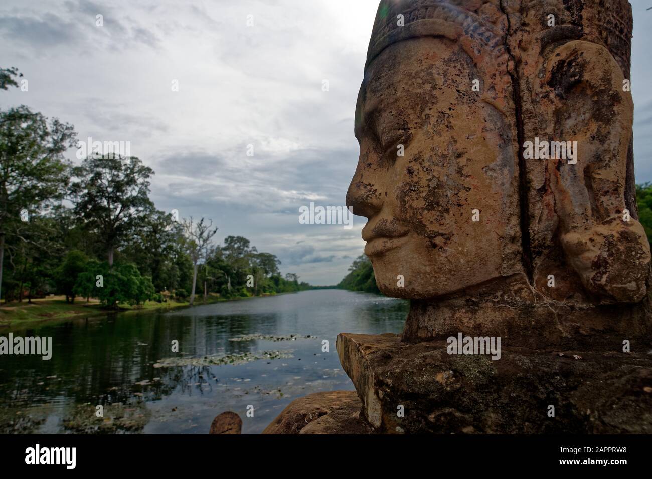 Wat thom bridge and gate hi-res stock photography and images - Alamy