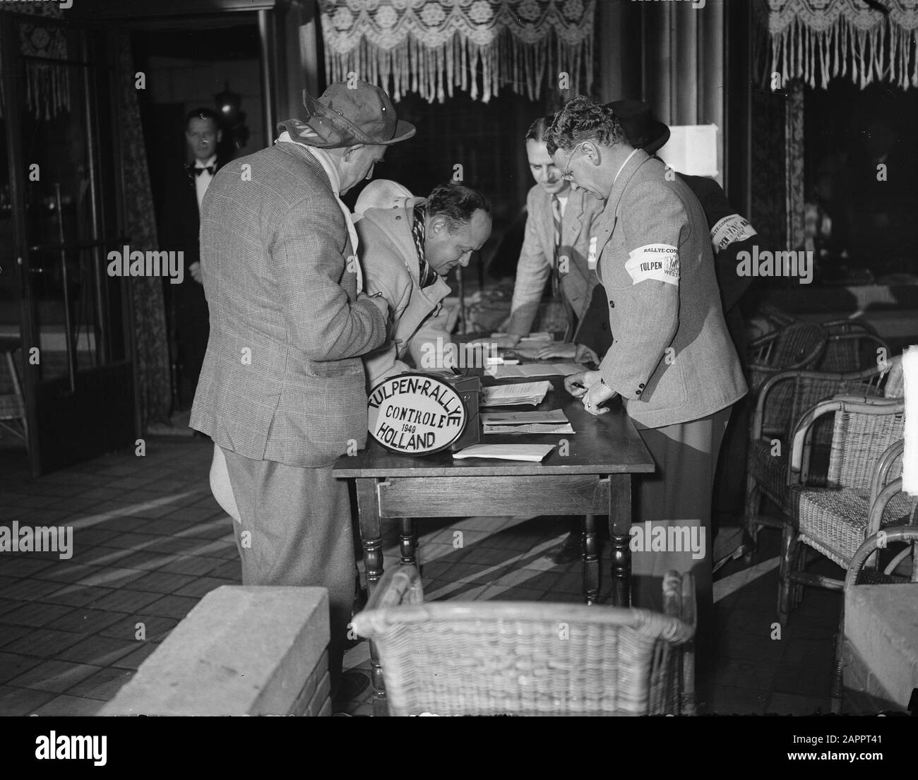 Check upon hi-res stock photography and images - Alamy