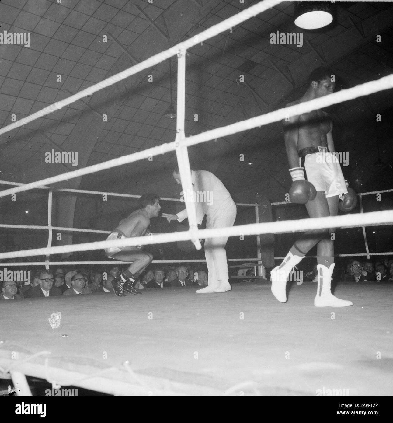 Boxing in the Oude RAI in Amsterdam Fighting Mack hits in third round ...