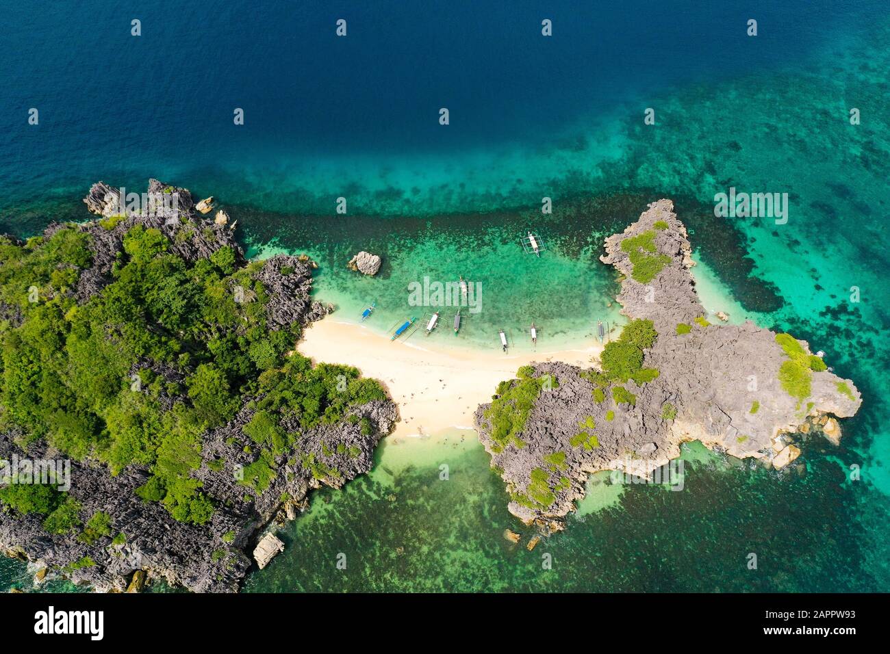 Island top view hi-res stock photography and images - Alamy