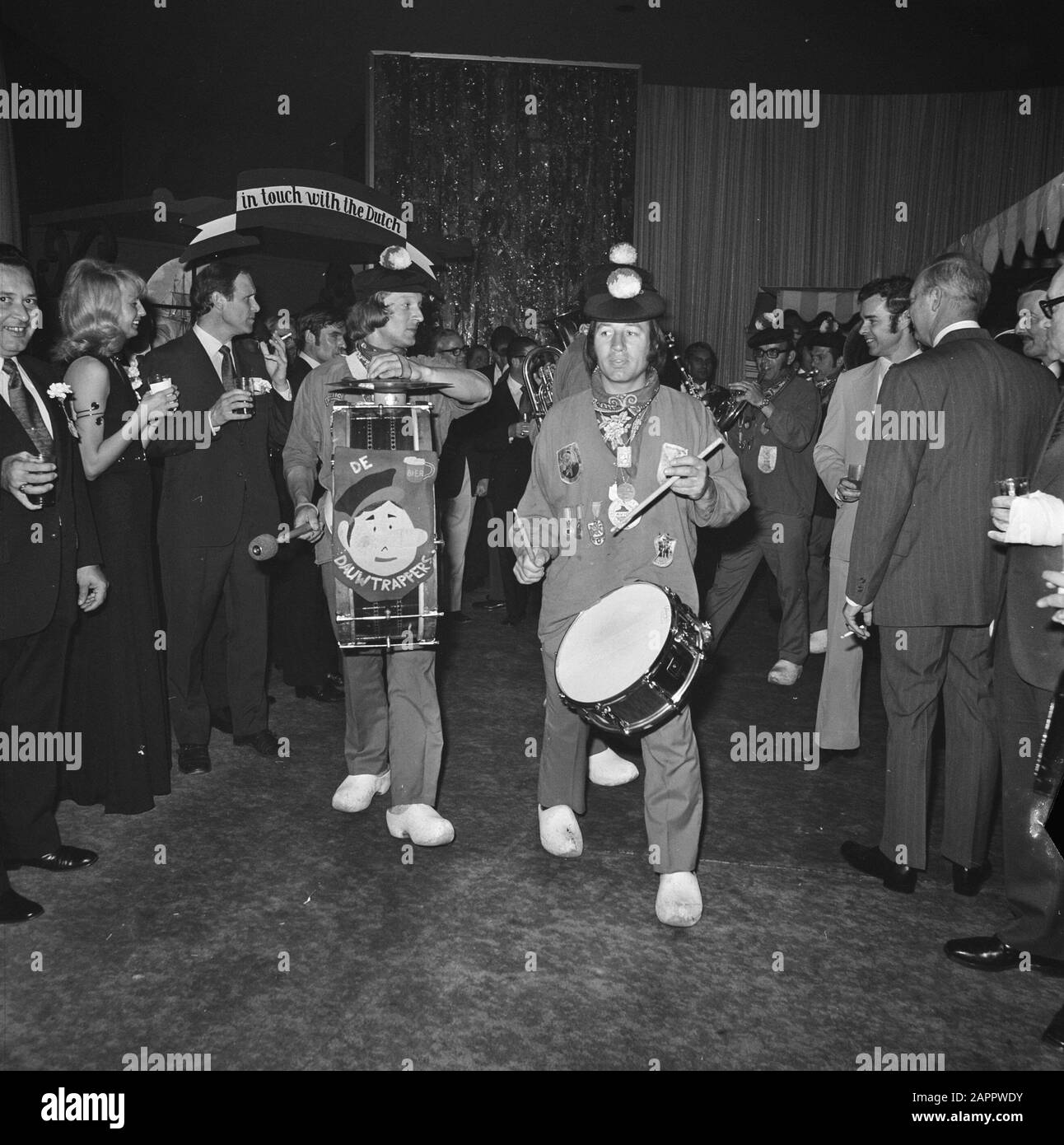 Assignment Singer in Hiltonhotel Date: June 7, 1973 Institution name ...