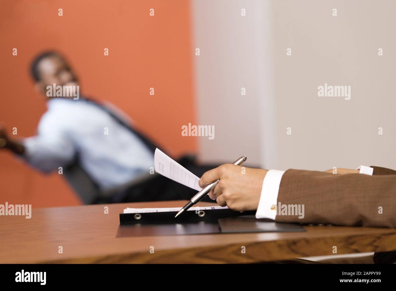 Hand holding pen pens hi-res stock photography and images - Alamy