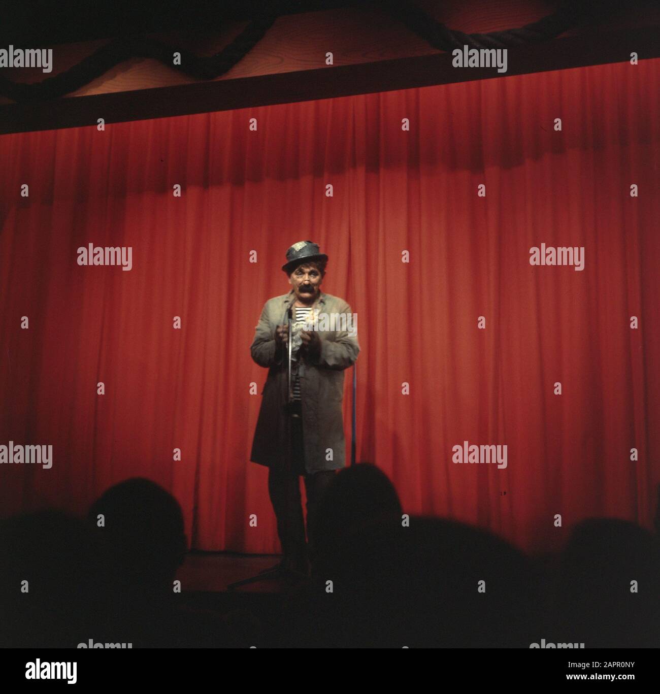 Cabaretiers hi-res stock photography and images - Alamy