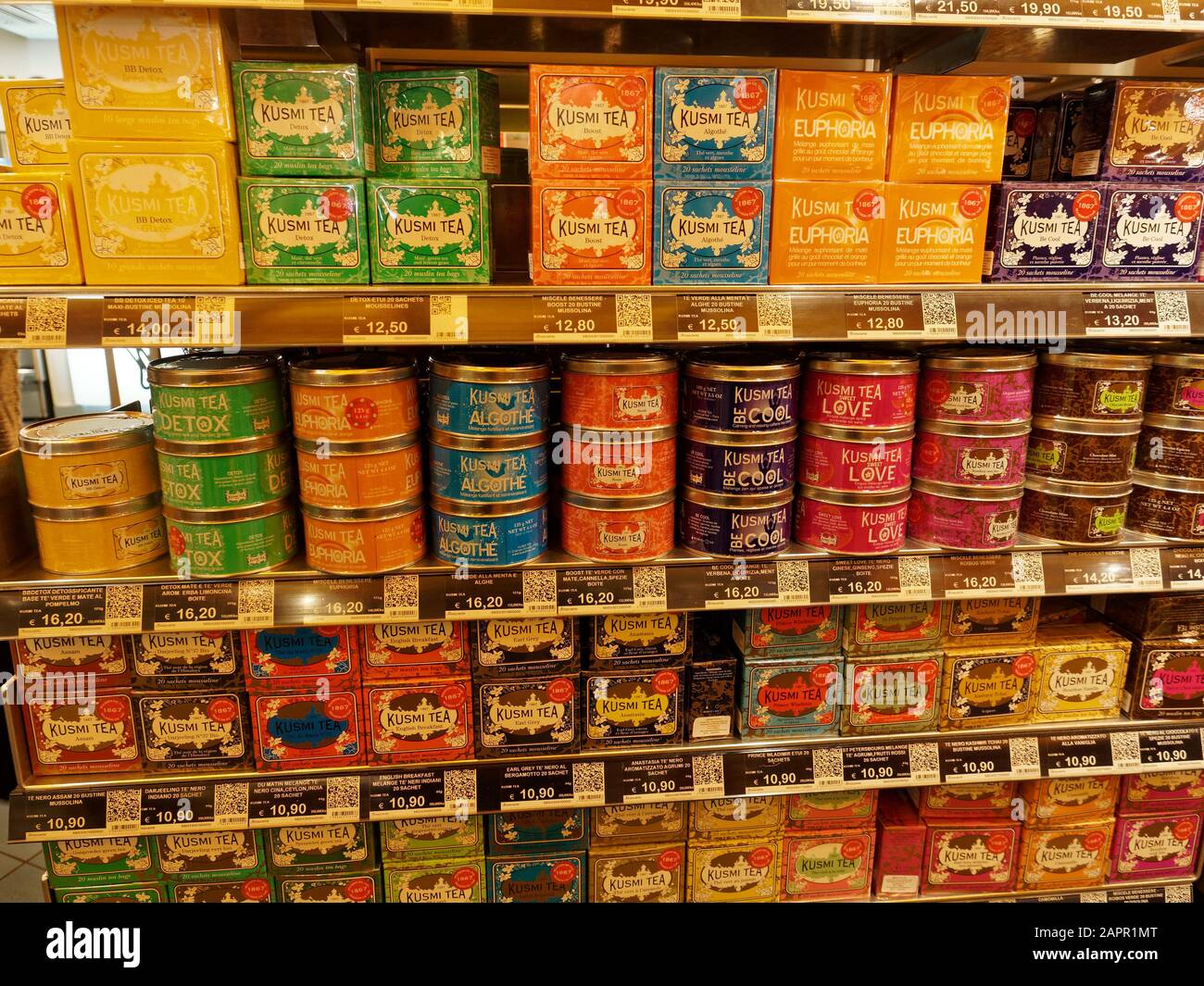 Tea display hi-res stock photography and images - Alamy