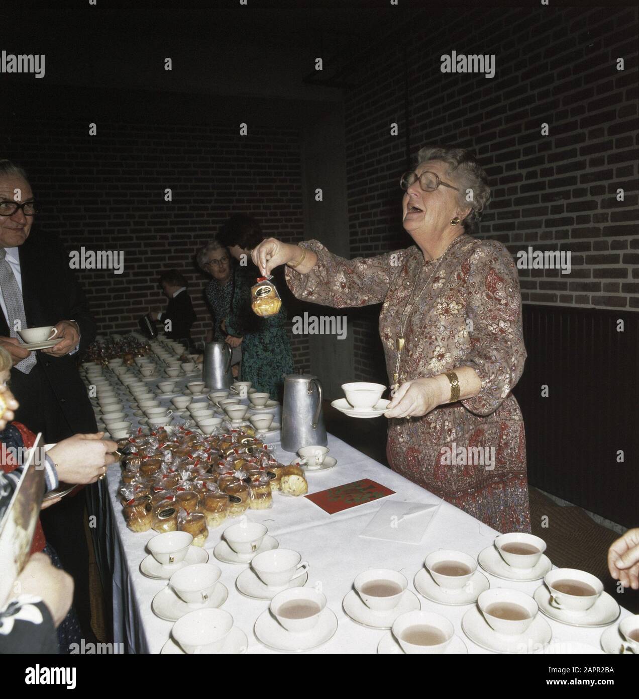 Christmas Celebration Royal Family and Staff 1977; missing Date: 22 ...
