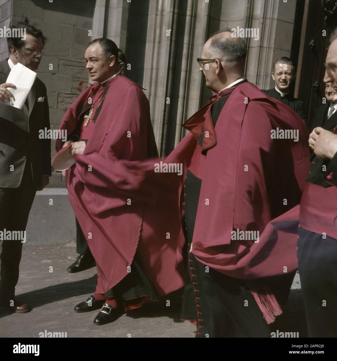 Clergy training hi-res stock photography and images - Alamy