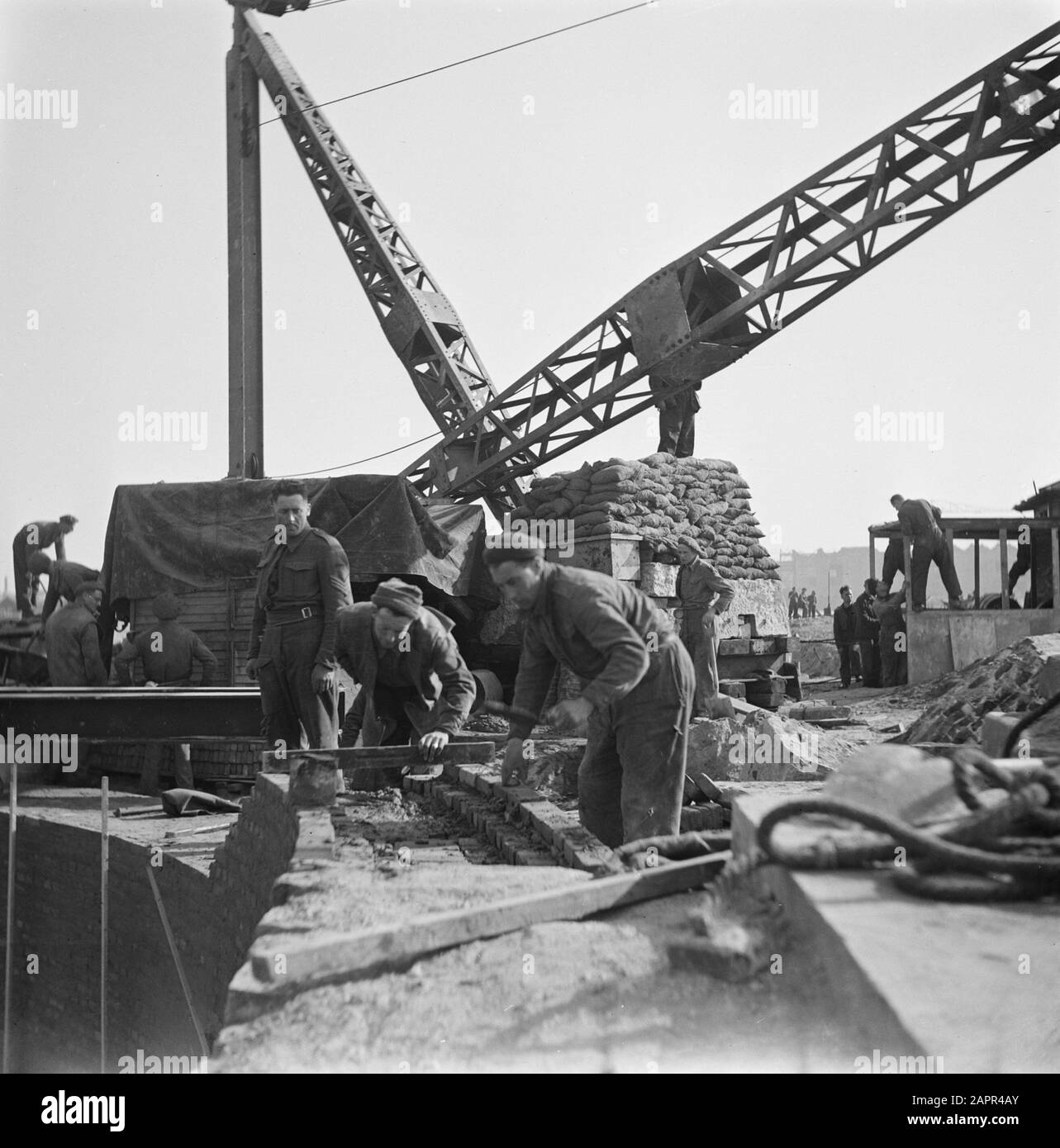 Port installation hi-res stock photography and images - Alamy