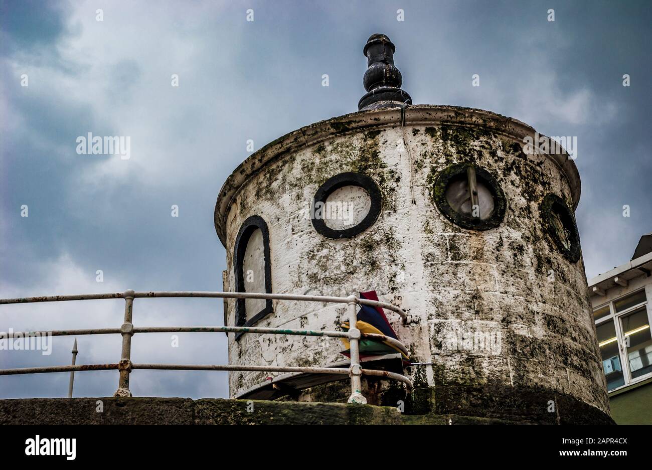 White round building hi-res stock photography and images - Alamy
