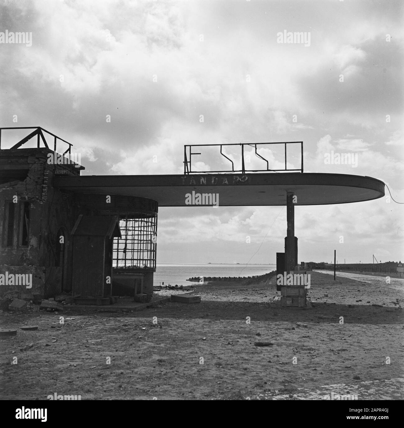 Gas van war Black and White Stock Photos & Images - Alamy