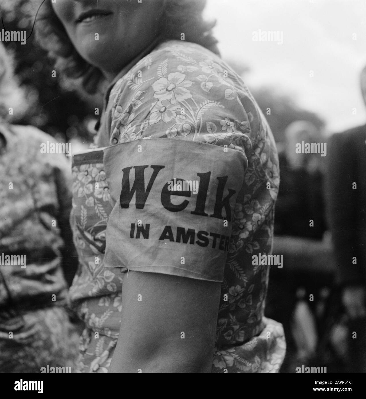 Food supply: distribution The Amsterdam public eagerly buys the new ...