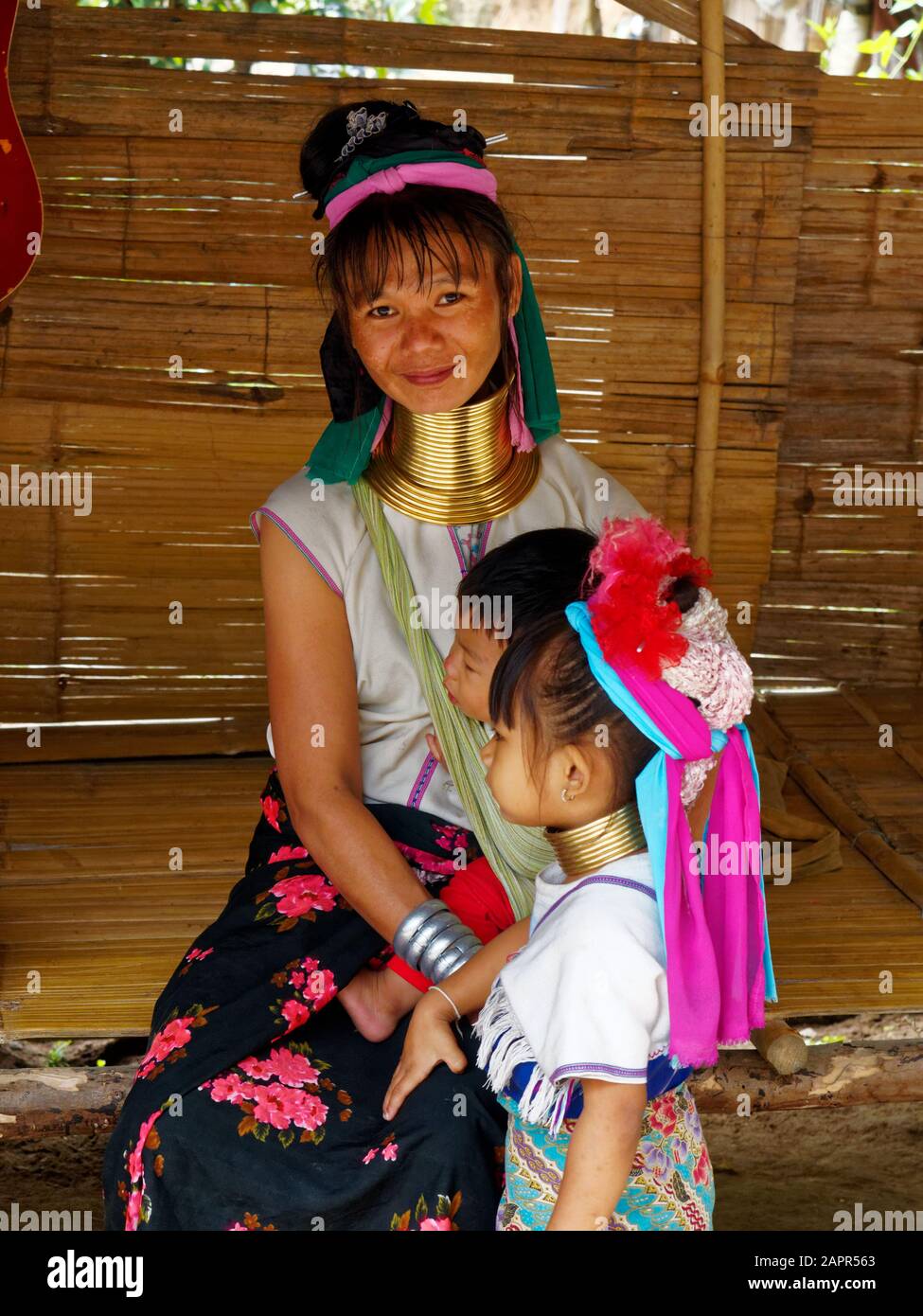 Long neck girl hi-res stock photography and images - Alamy
