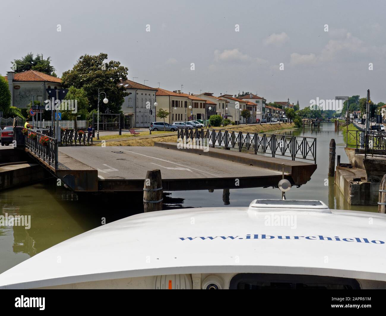 Rotating bridge hi-res stock photography and images - Alamy