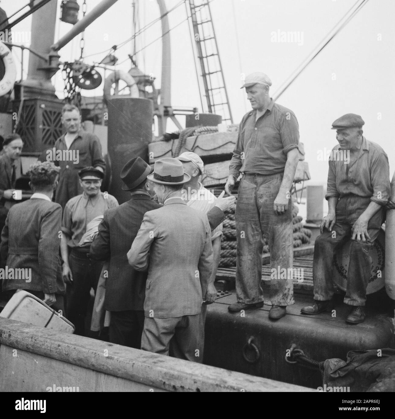 Home of the tugboat Amsterdam [Crew] Annotation: In 1937/1938 built ...
