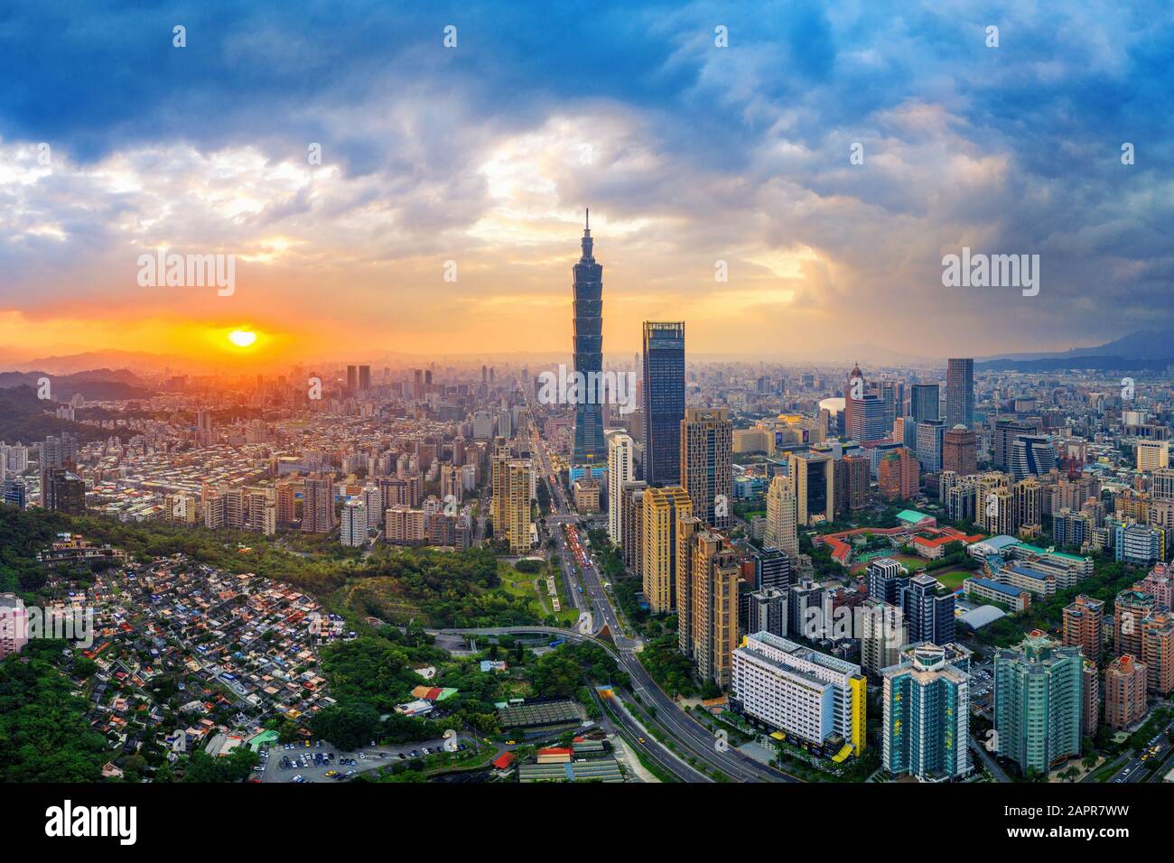 Taipei cityscape at sunset in Taiwan Stock Photo - Alamy