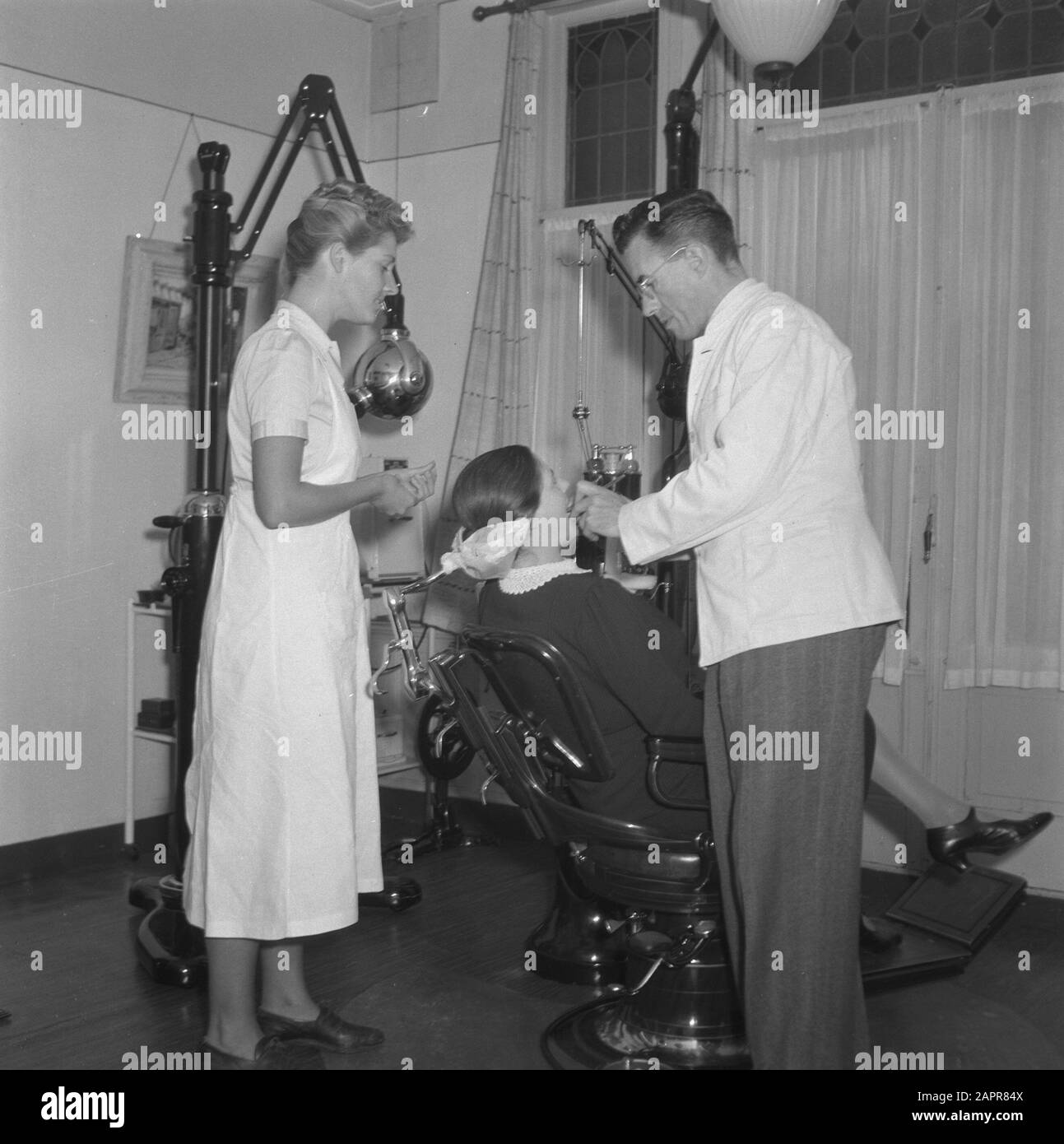 Dental practice Black and White Stock Photos & Images - Alamy