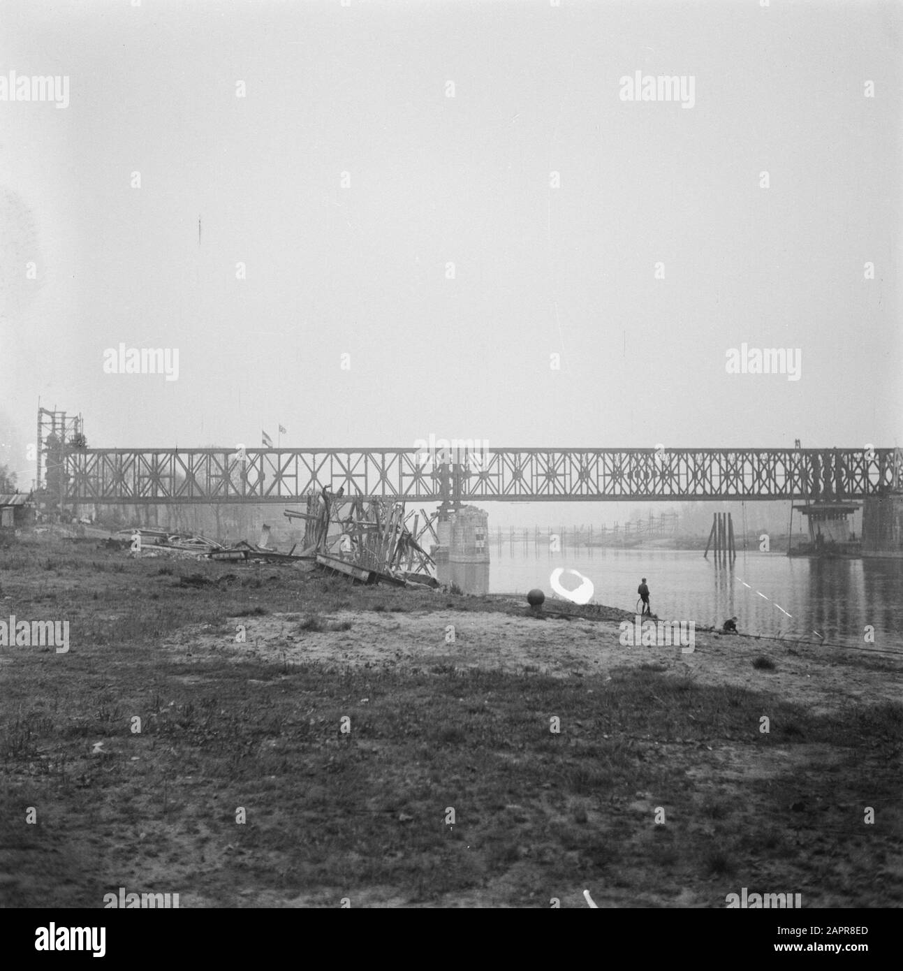 Reportage opening bridge deventer hi-res stock photography and images ...