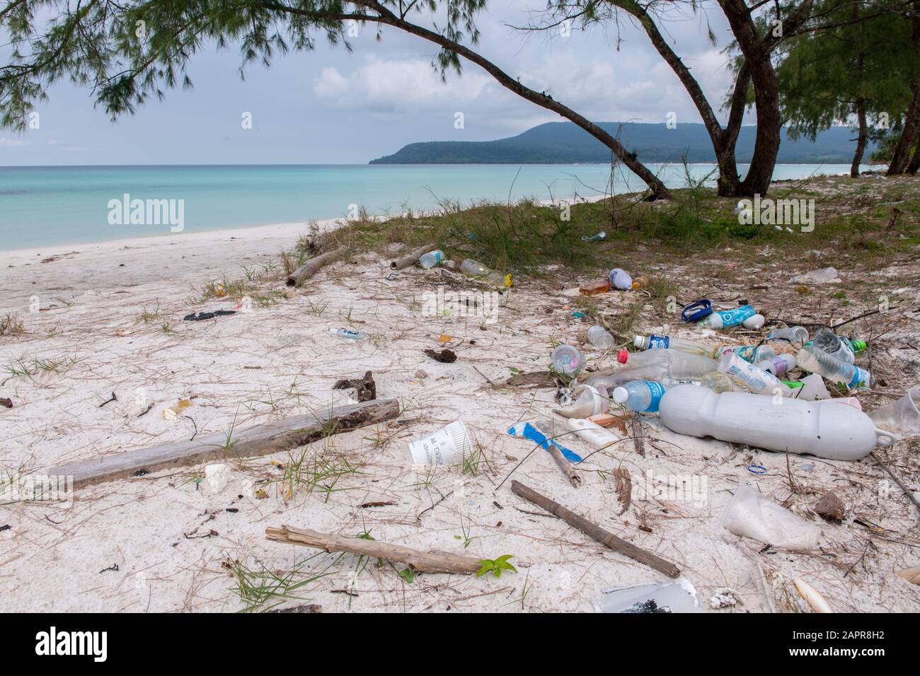 Plastic washed up on Beach Stock Photo - Alamy