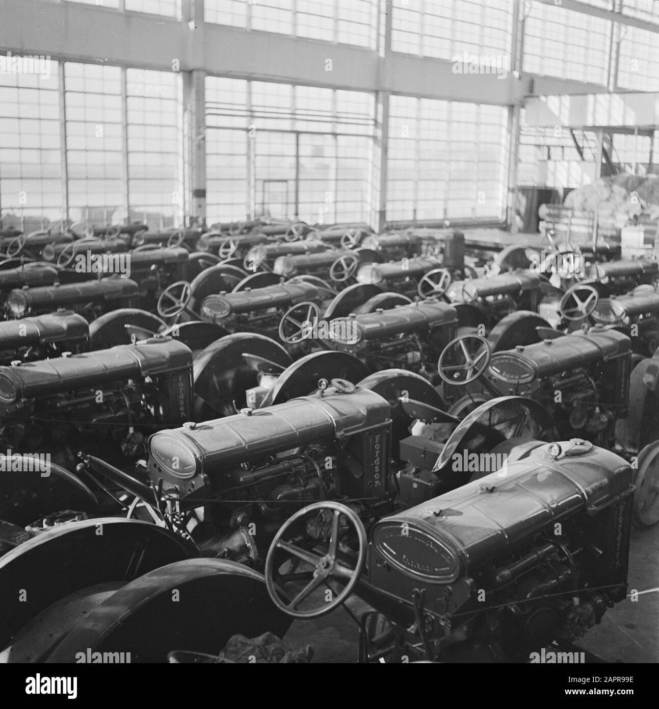 Cars and tractors hi-res stock photography and images - Alamy