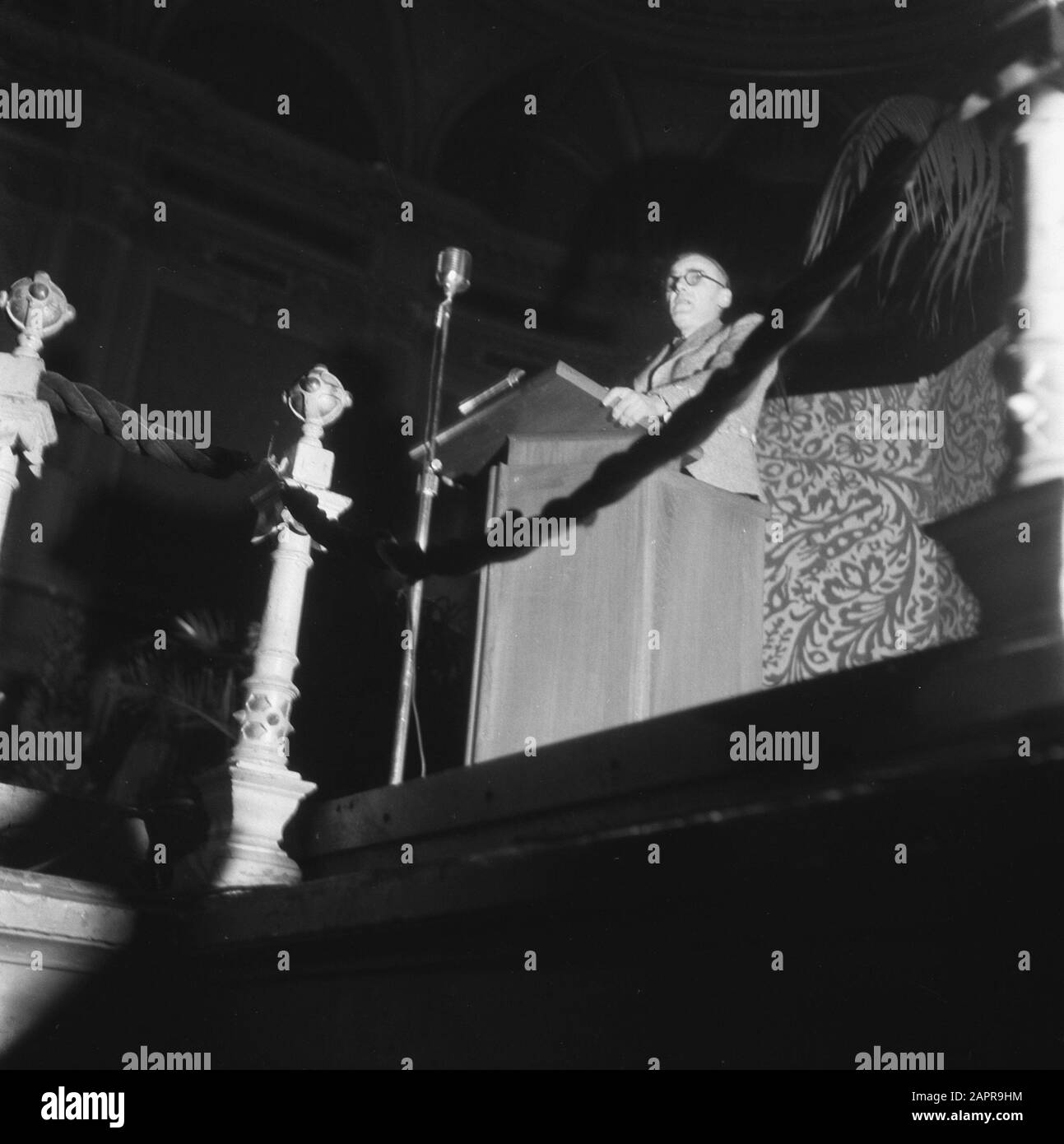 Joseph Macleod in the Concertgebouw Date: February 23, 1946 Keywords ...