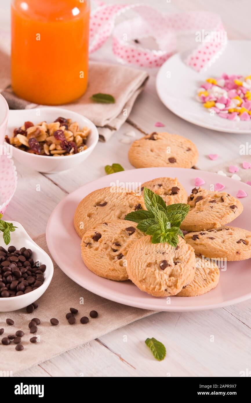 Chocolate chip cookies Stock Photo - Alamy