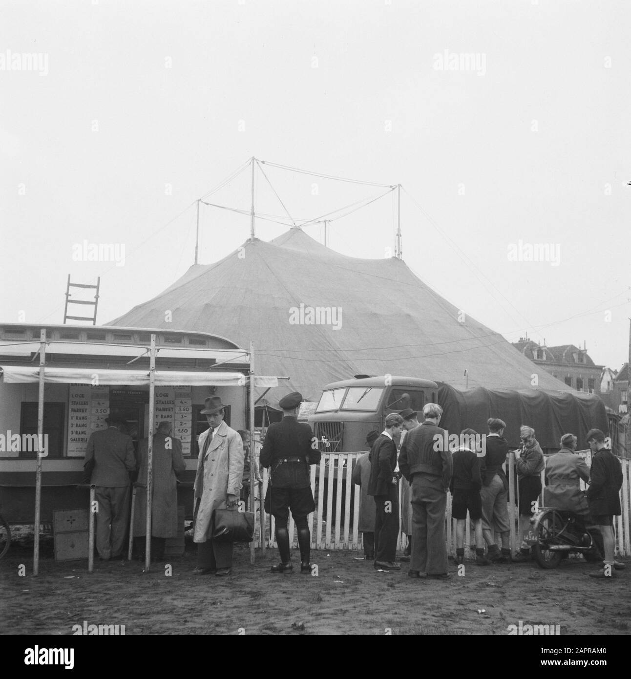 Build circus Strassburger. Date: July 18, 1946 Keywords: circuses ...