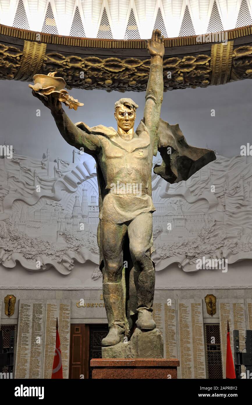 = Impressive Sculpture of the Soldier of Victory = Highlighted bronze ...