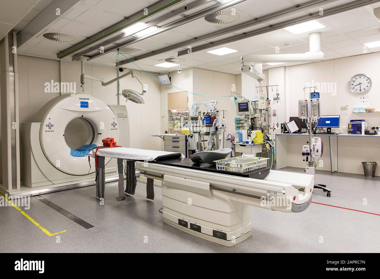 First ct scan ct scan hi-res stock photography and images - Alamy