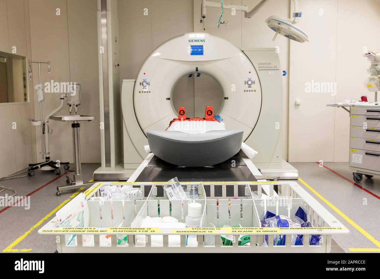 First ct scan ct scan hi-res stock photography and images - Alamy