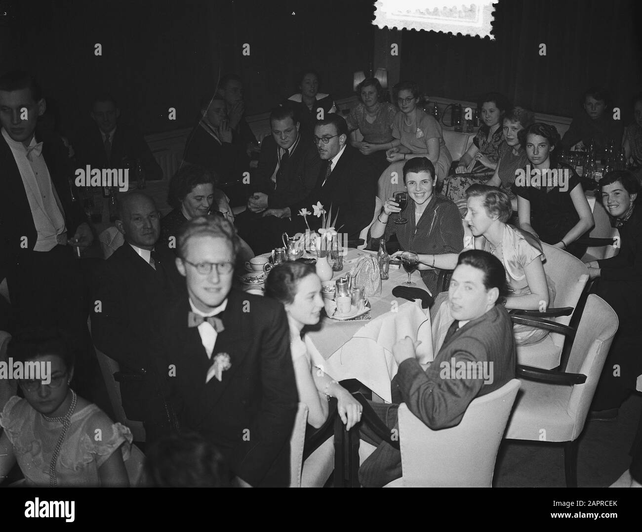 MTS Den Haag balavond Date: January 18, 1952 Location: Den Haag, Zuid ...