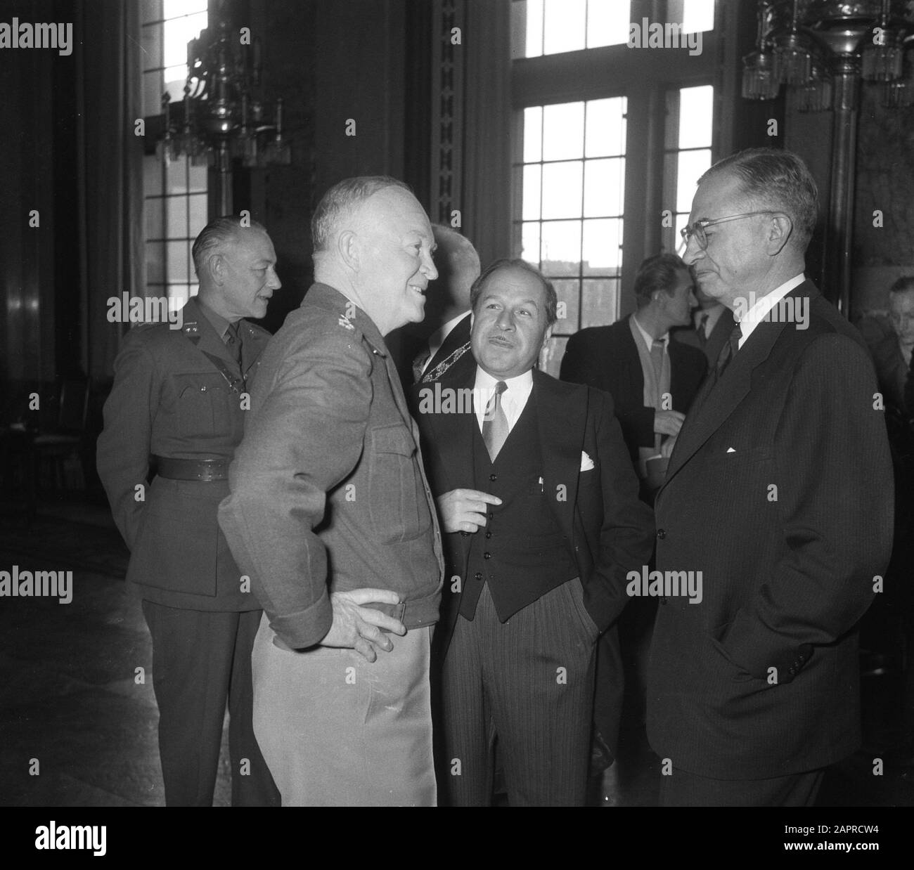 Canadian minister of defence Black and White Stock Photos & Images - Alamy