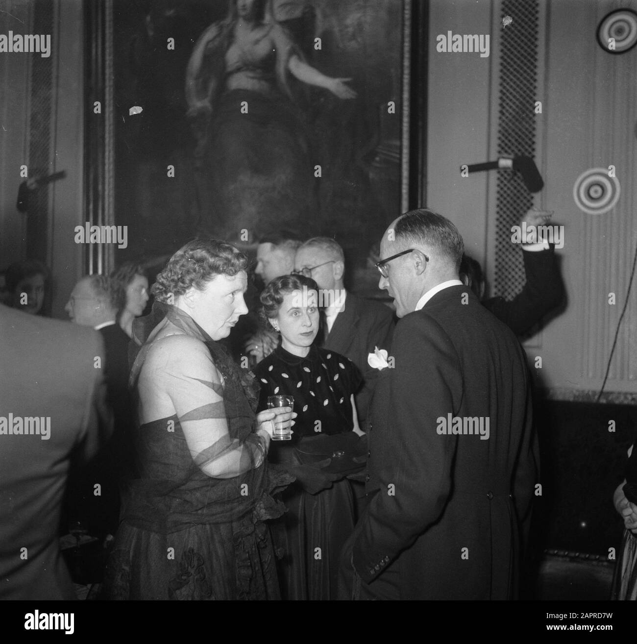 February 1952 queen Black and White Stock Photos & Images - Alamy