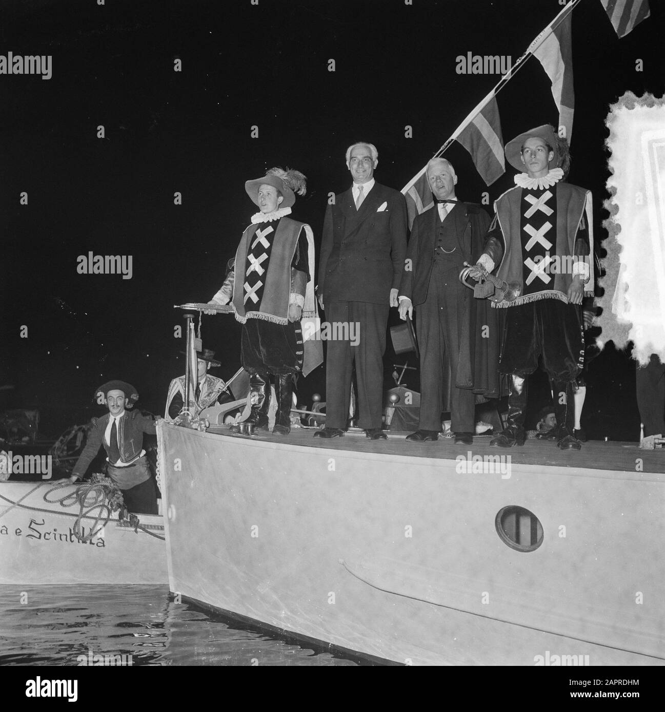 1950s gondolas hi-res stock photography and images - Alamy