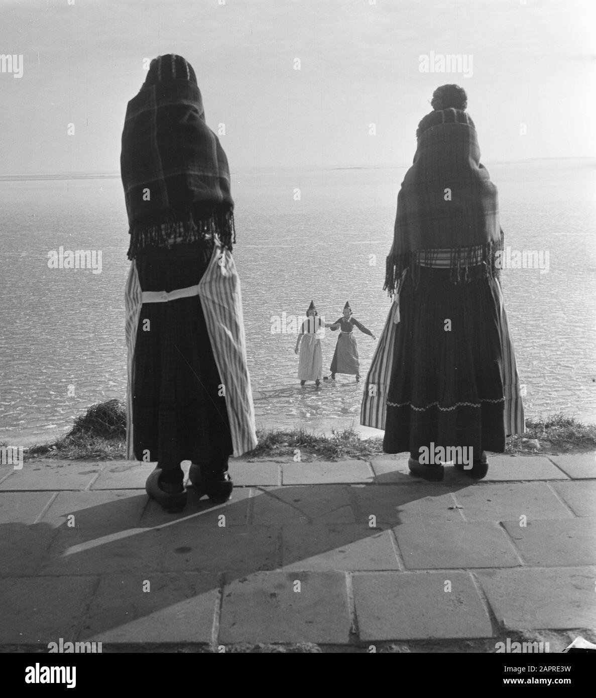 Volendam costume hi-res stock photography and images - Alamy