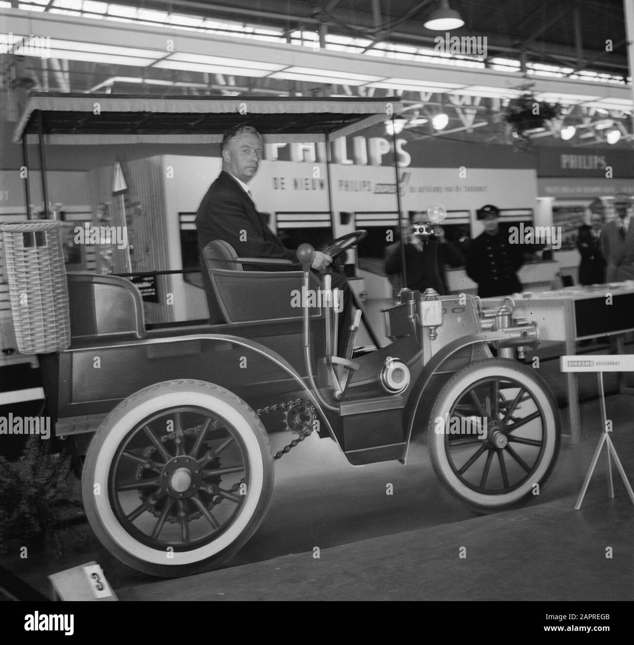 Official opening rai hi-res stock photography and images - Alamy