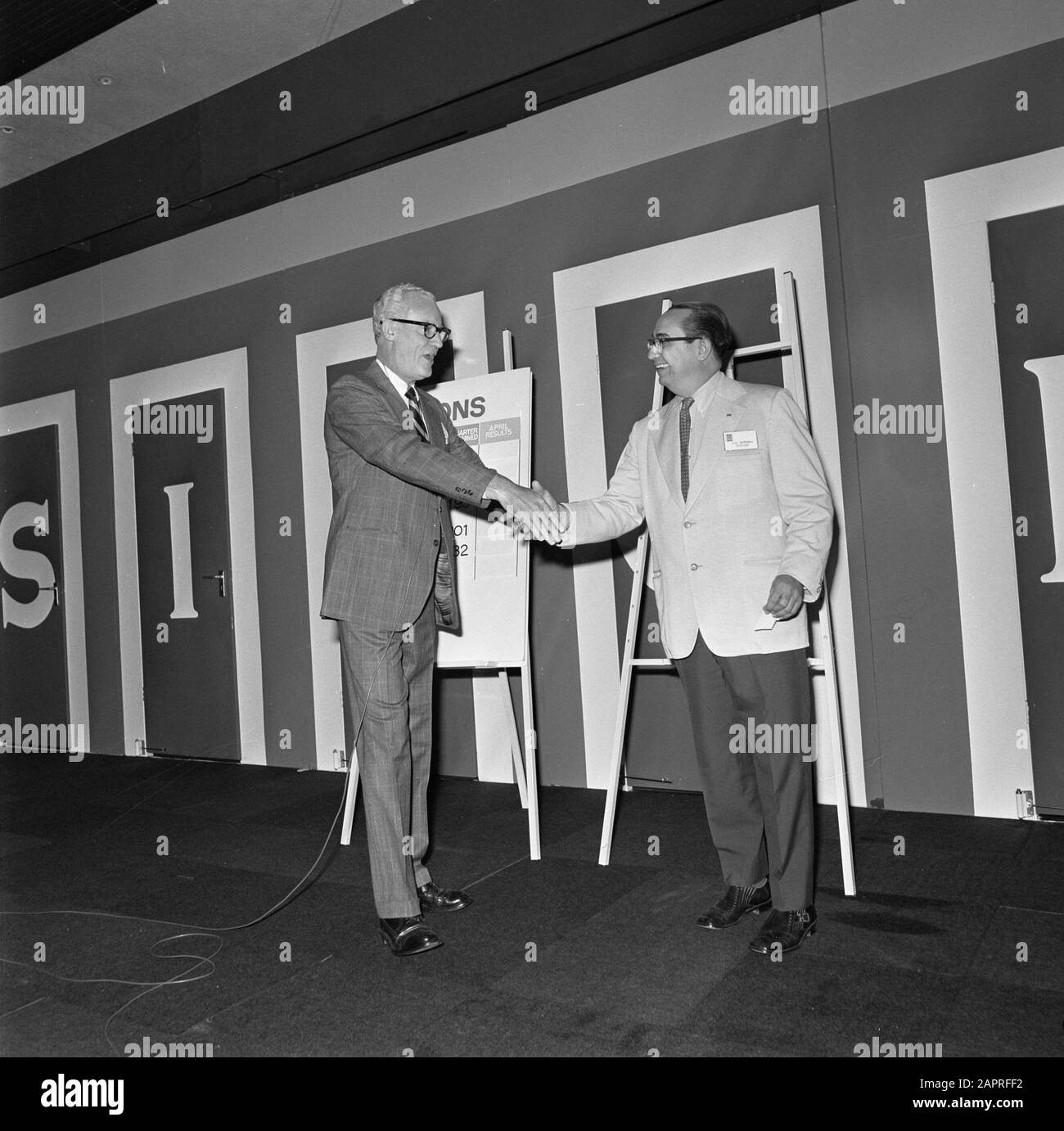 Business management icons in Black and White Stock Photos & Images - Alamy