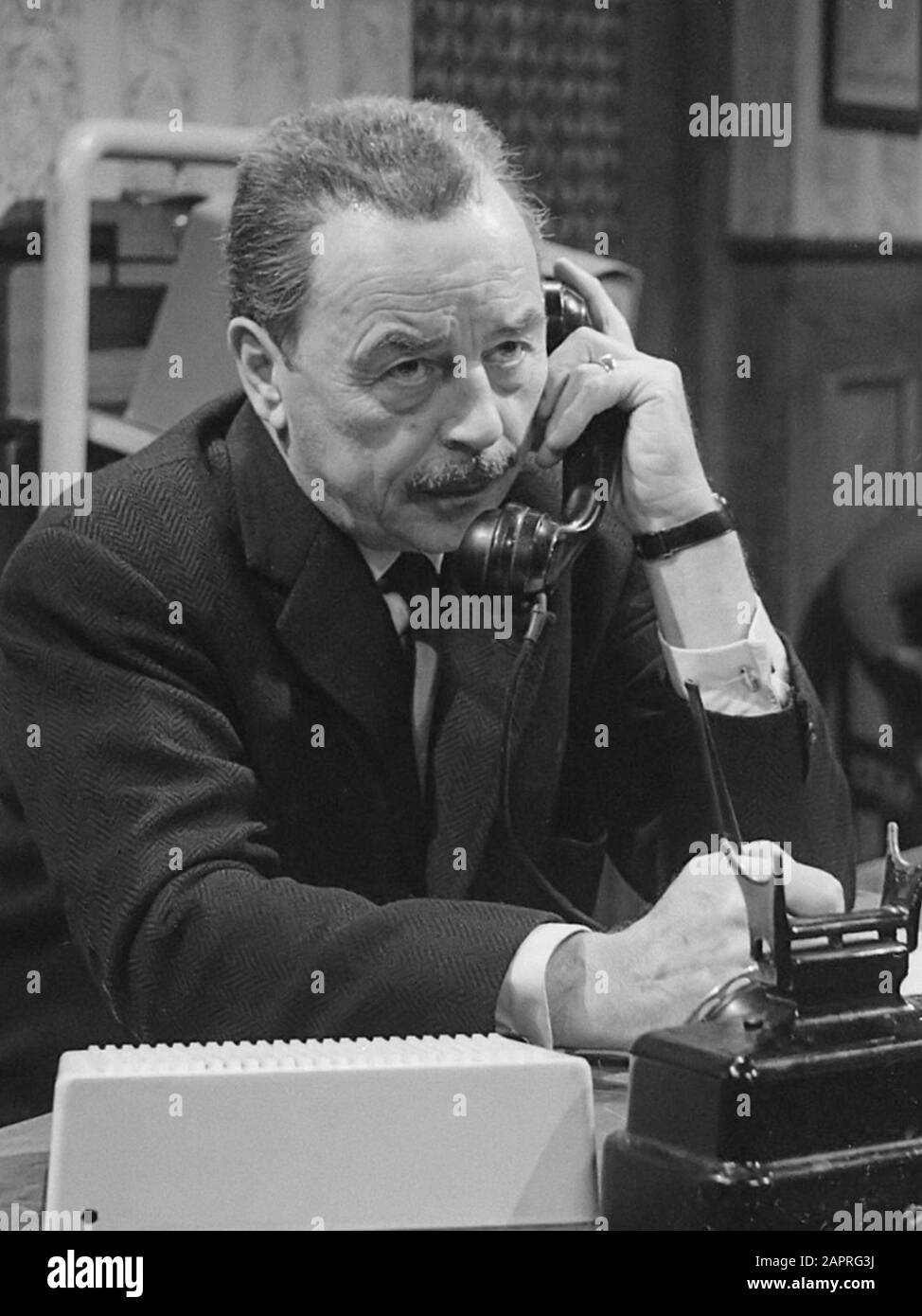 Jan Teulings in de rol van de nieuwe Maigret 14 mei 1966 Stock Photo ...
