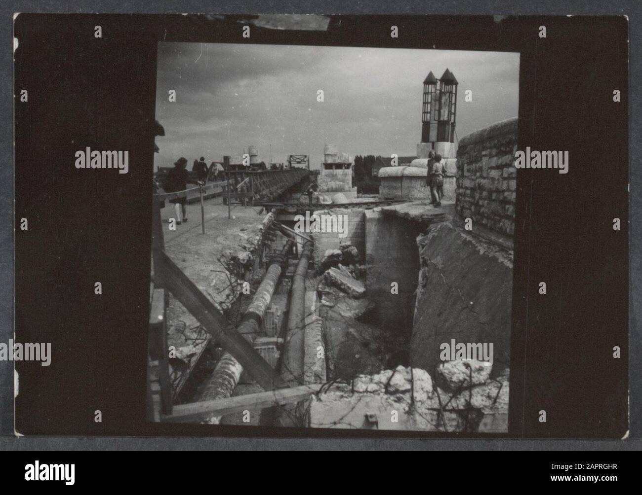 Devastations: bridges. 1940 Emergency bridge built over the destroyed ...