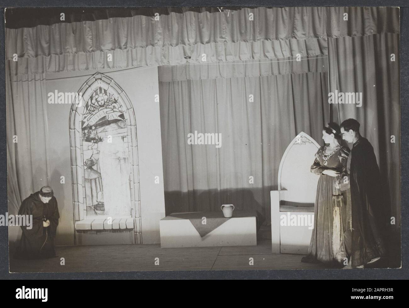 War Miscellaneous Theatre by members of the Armed Forces [Miss Beak (r ...