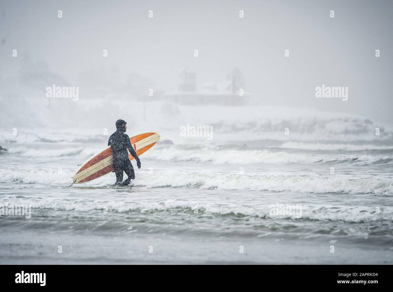 Man walking in snow storm hi-res stock photography and images - Alamy
